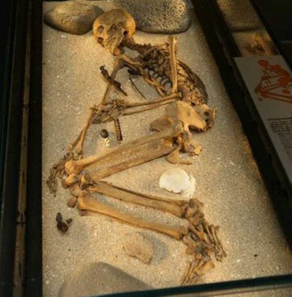 U grobnici iz vremena kuge otkrivena "vampirica"